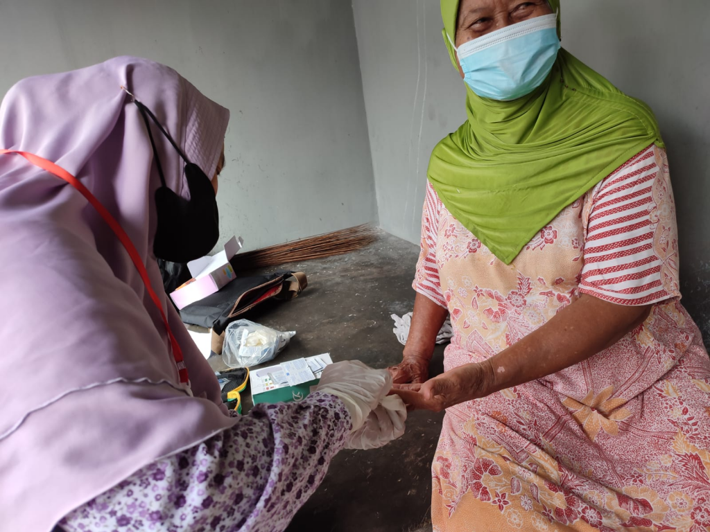 Pemeriksaan Kesehatan Lansia oleh REKAN Lansia - Yayasan Rumpun Nurani